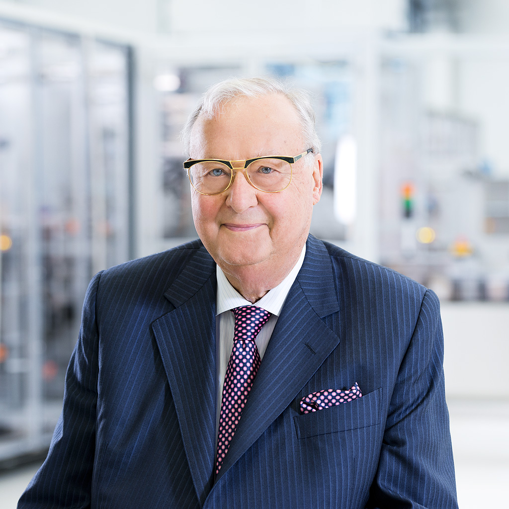 Harro Höfliger celebrates his 80th birthday | HARRO